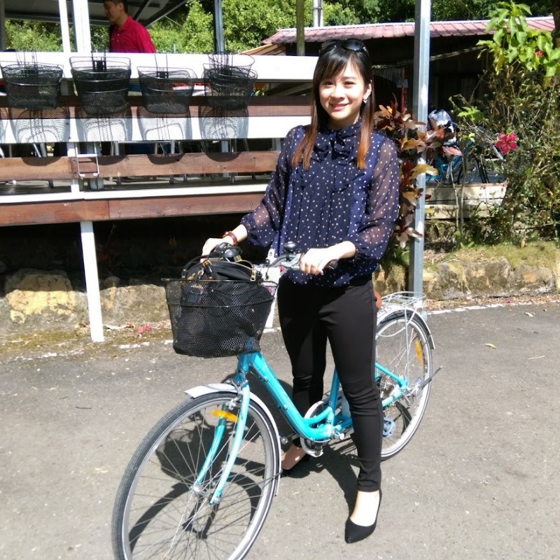 kezza雪紡百折藍底點點蝴蝶結上衣｜PopChill 拍拍圈