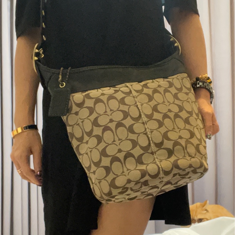 COACH 蔻馳 H0793-11437 CC紋斜背水桶包 手提包 肩背包｜PopChill 拍拍圈