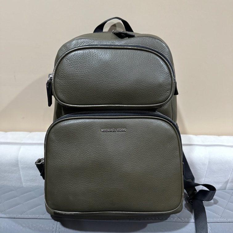 MK 荔枝紋後背包 橄欖綠｜PopChill 拍拍圈