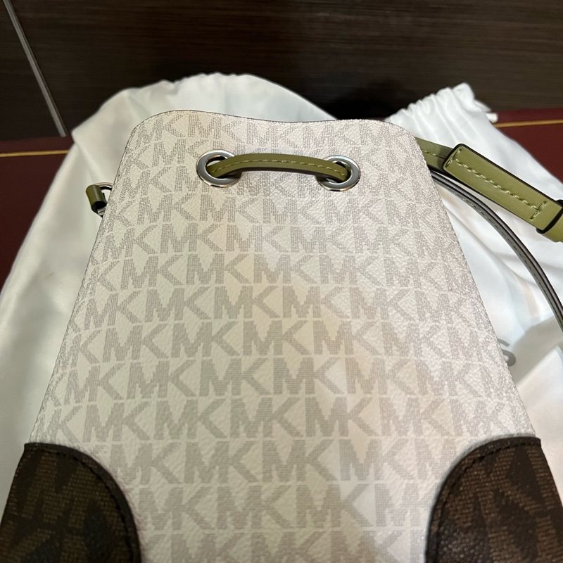 Mk水桶包｜PopChill 拍拍圈
