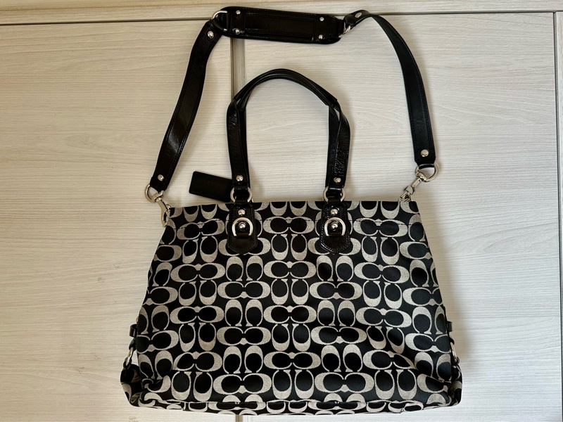 Coach 經典logo緹花 肩背斜背兩用包 黑色托特包｜PopChill 拍拍圈