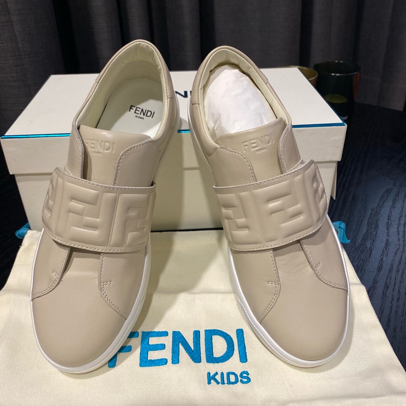 全新FENDI 休閒鞋｜PopChill 拍拍圈