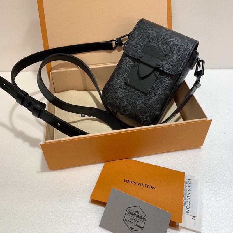 LV S-LOCK 斜背包/側背包 黑花 M82252 95成新｜PopChill 拍拍圈