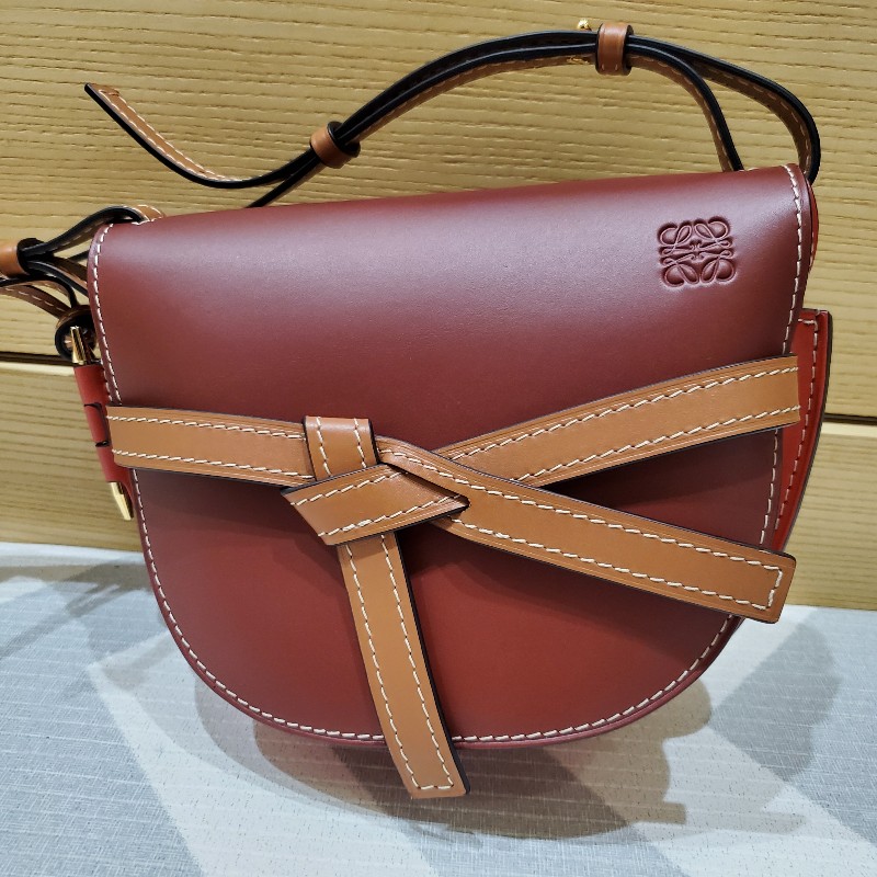 Loewe Gate small 氣質經典紅｜PopChill 拍拍圈