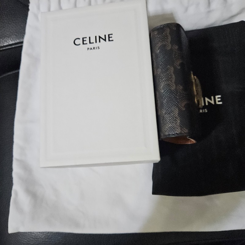 CELINE 短夾百貨專櫃購入｜PopChill 拍拍圈