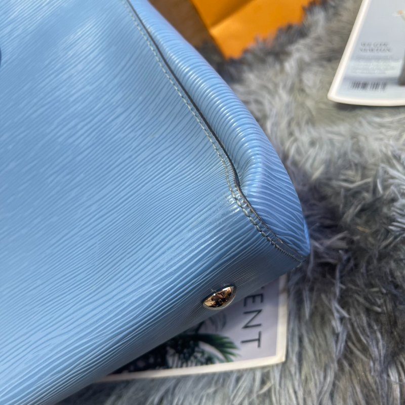 LV epi 兩用包｜PopChill 拍拍圈