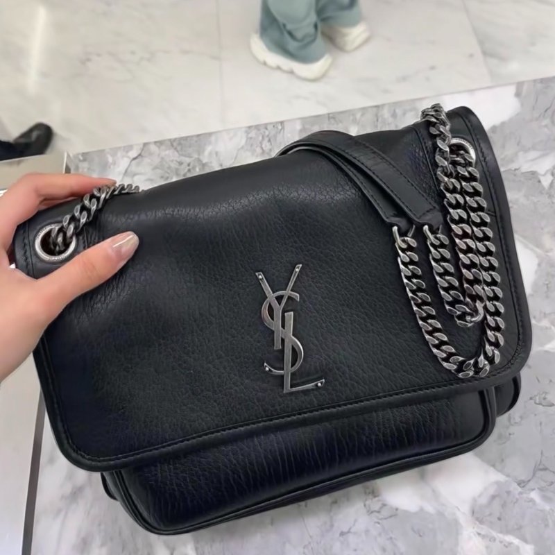Saint Laurent YSL 中款粒面小羊皮 Niki 包 黑色 《2023-24 專櫃新款》｜PopChill 拍拍圈