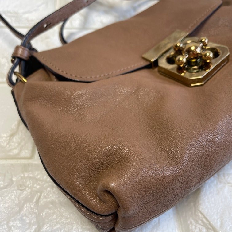 Chloé｜PopChill 拍拍圈