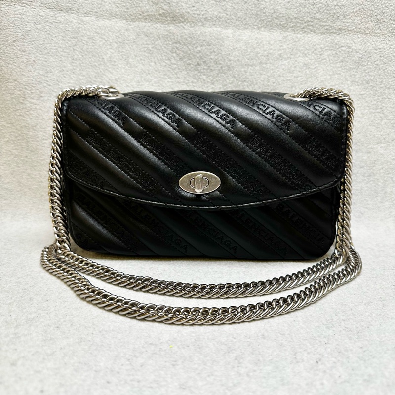 巴黎世家BB Round leather crossbody bag｜PopChill 拍拍圈