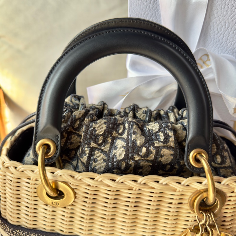 99新 中號Lady Dior Wicker Bag 藤編包黛妃包 台北101 Dior專櫃購入 全配附發票購證正本｜PopChill 拍拍圈