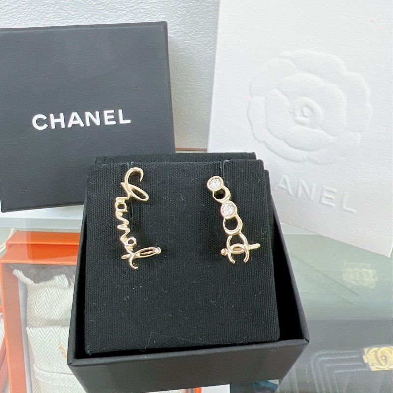 全新未使用 Chanel 22p logo earrings coco chanel字 水鑽耳環/耳夾/夾耳式｜PopChill 拍拍圈
