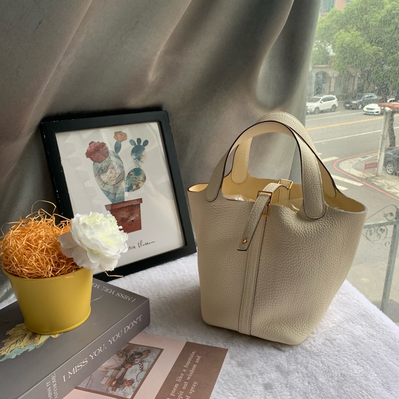 Hermes Picotin Lock 18cm PM手提小水桶(奶油白)｜PopChill 拍拍圈