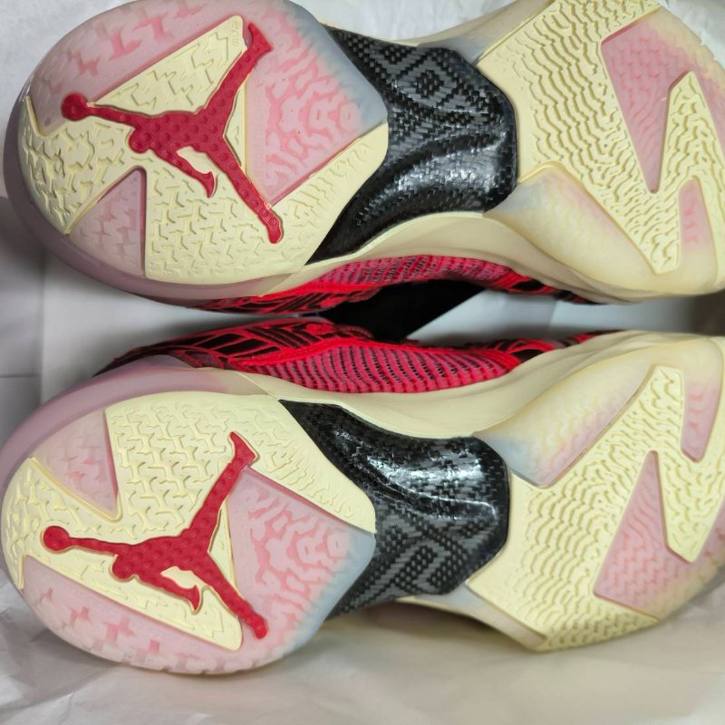絕版Nike 籃球鞋 Air Jordan XXXVII Low 男鞋 紅 37代 AJ 低筒 US10 28CM｜PopChill 拍拍圈