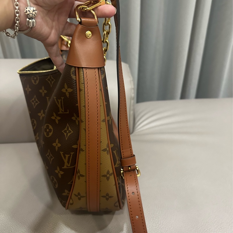 Lv Loop Hobo｜PopChill 拍拍圈