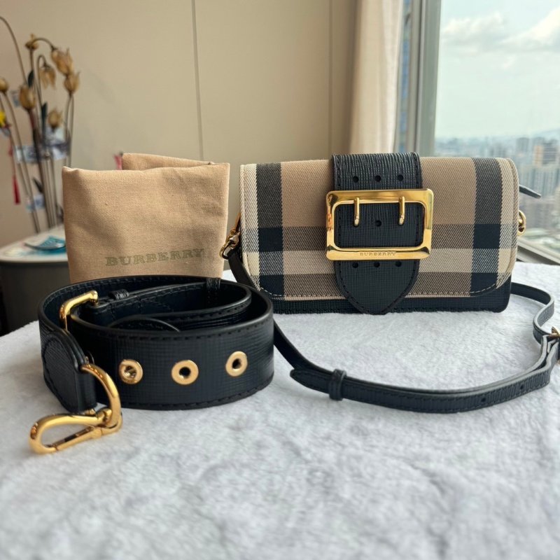 BURBERRY the buckle house黑色/WOC｜PopChill 拍拍圈