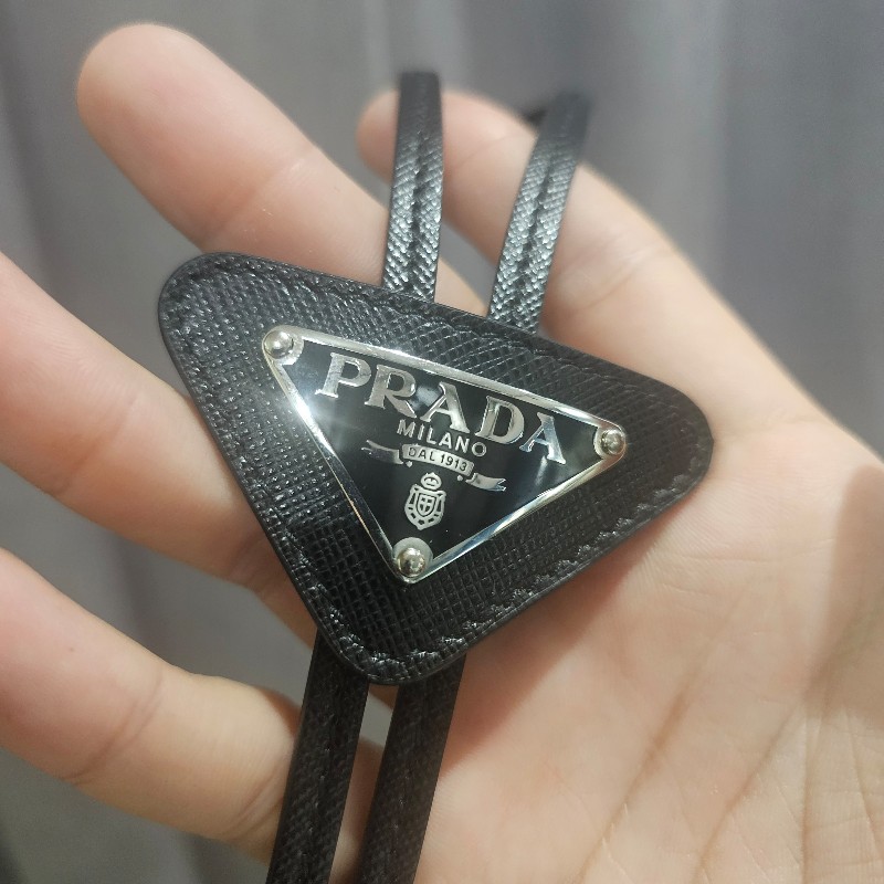 prada領結｜PopChill 拍拍圈