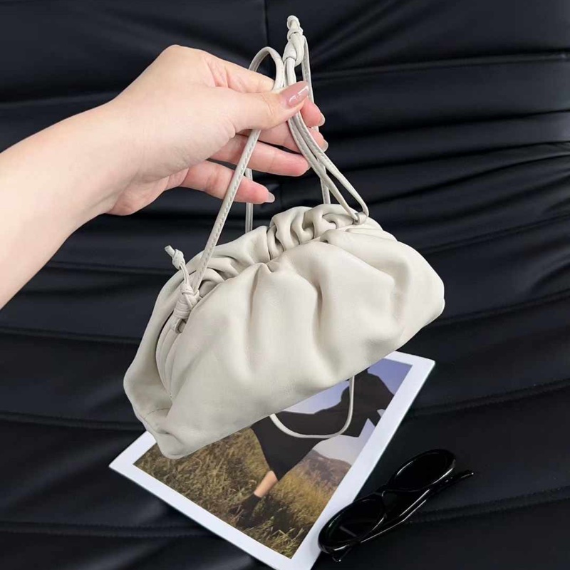 BV Bottega Veneta Mini Pouch 雲朵包｜PopChill 拍拍圈