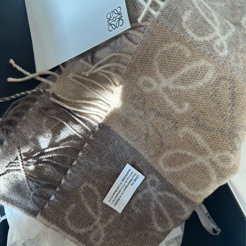 Loewe Monogram Scarf｜PopChill 拍拍圈