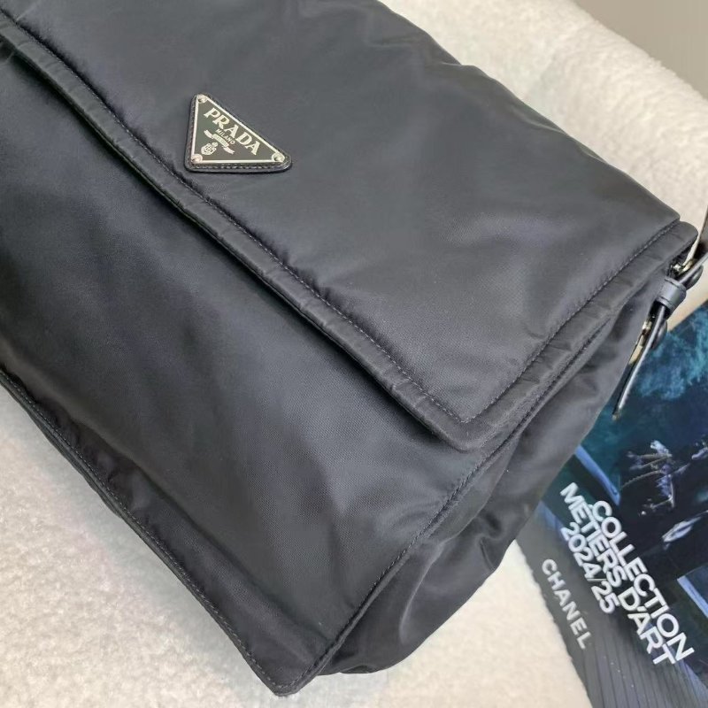 PRADA cini三角標大號郵差包 新款 尺寸36*28*14 99新配件塵袋｜PopChill 拍拍圈